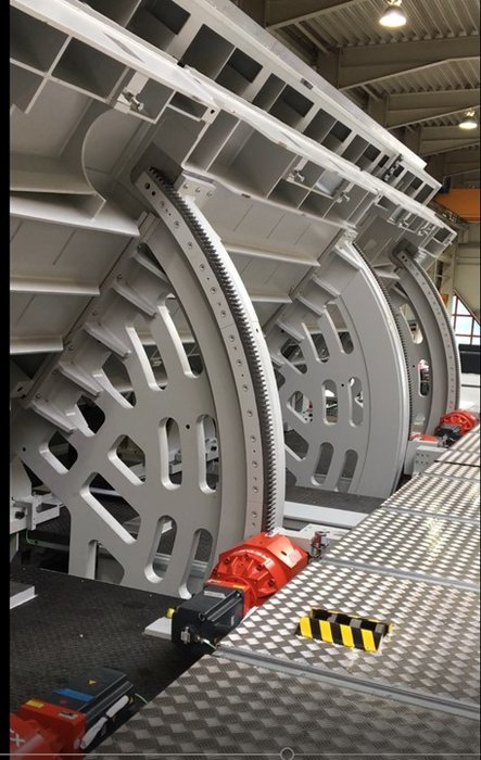 High precision Redex rack and pinion drives in the aeronautic industry ...